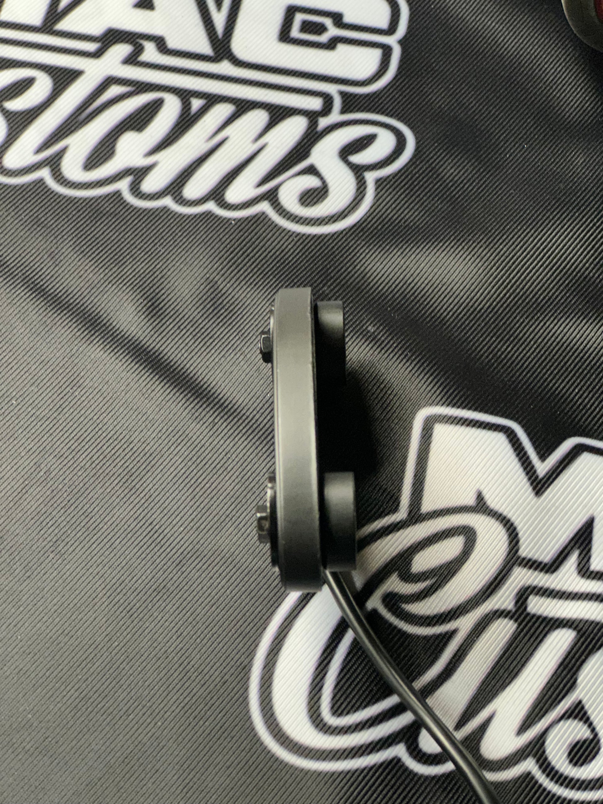 Magnetic Rock Light Mount – MAC Customs